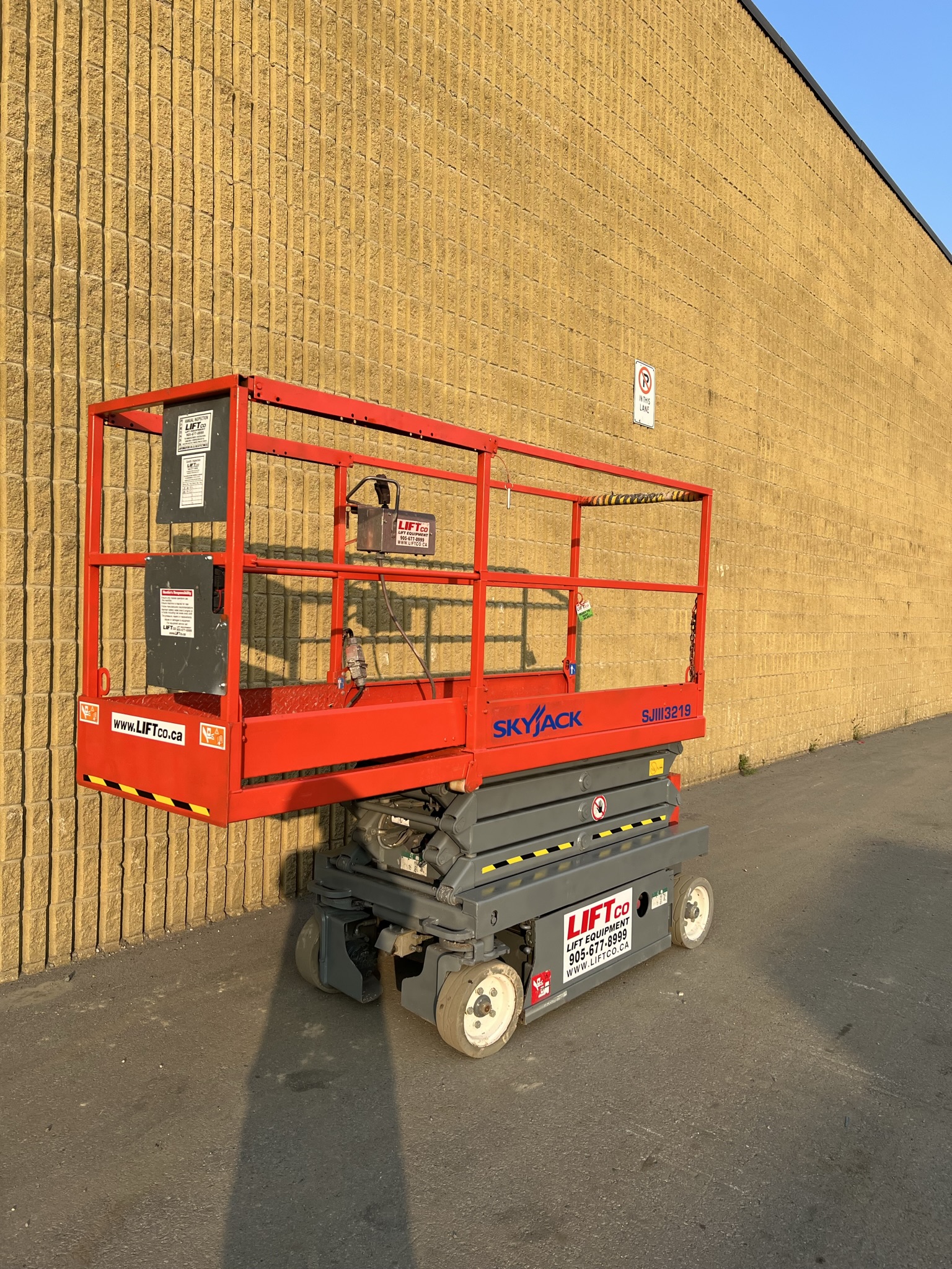2015 Skyjack SJ III 3219 165.0 hours – Scissor & Boom Lifts, Forklifts