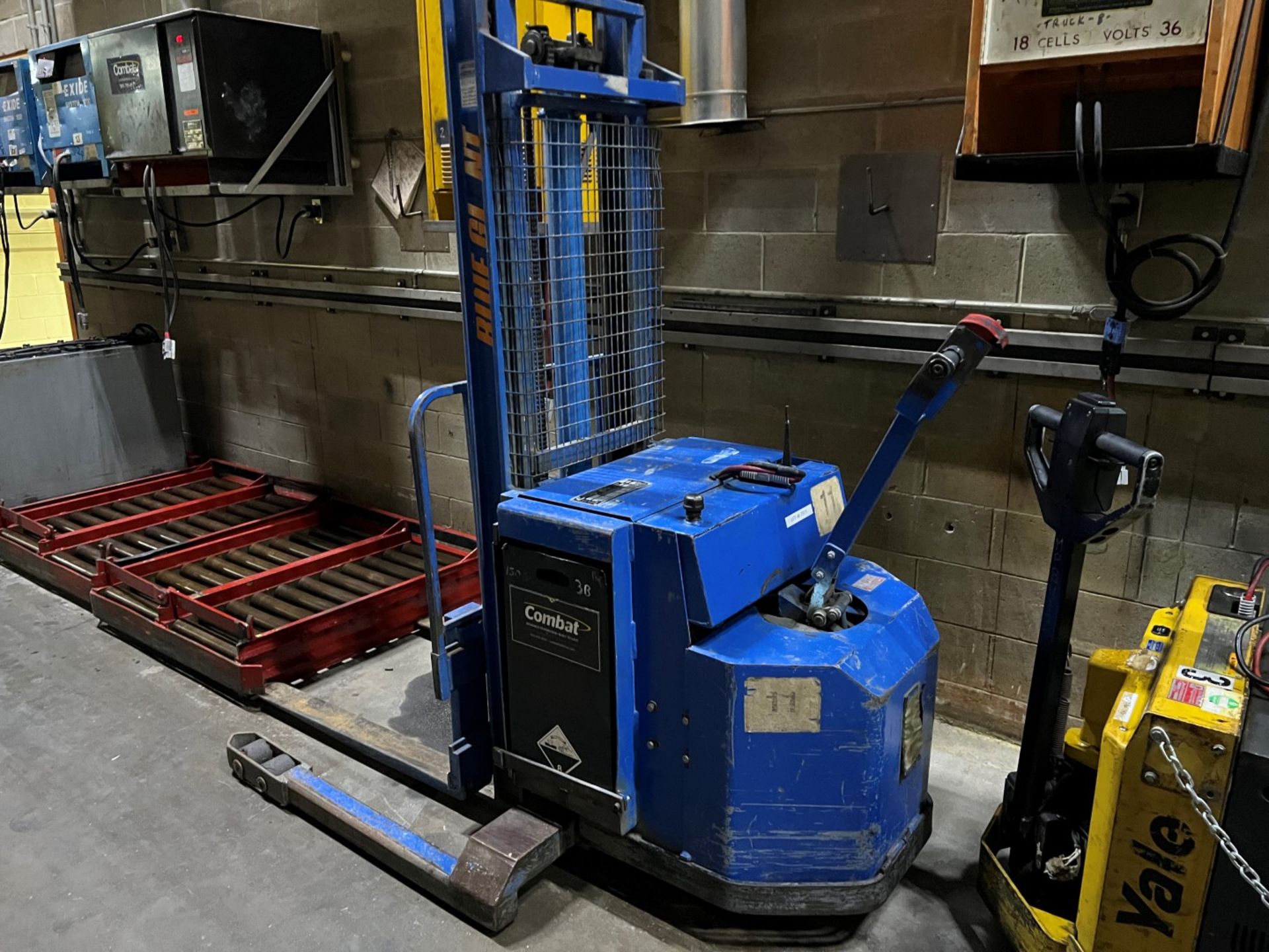 Blue Giant Walkie Straddle-Stacker 24volts, 4000lbs capacity 130″ max ...